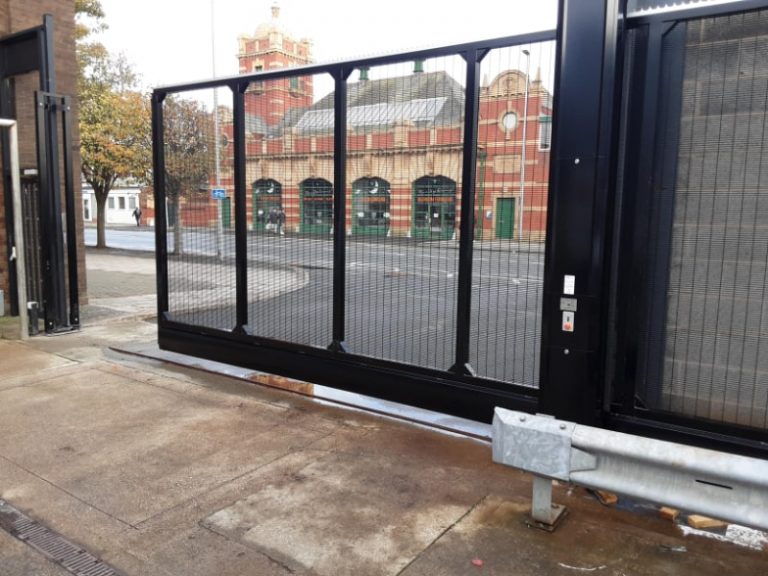 Electric Gates And Barriers | Industrial Doors | BGS