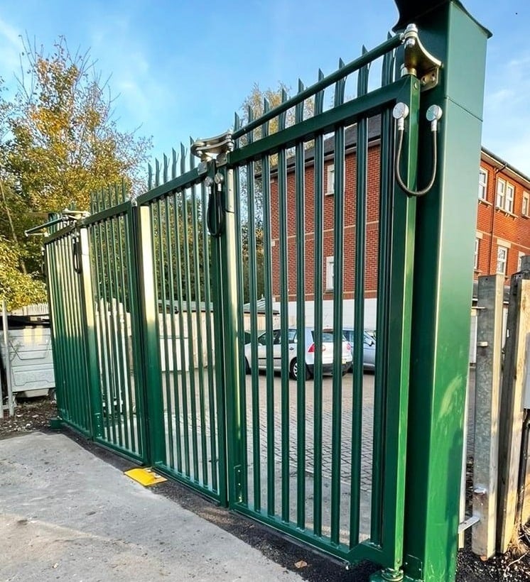 Electric Gates Hull | BGS